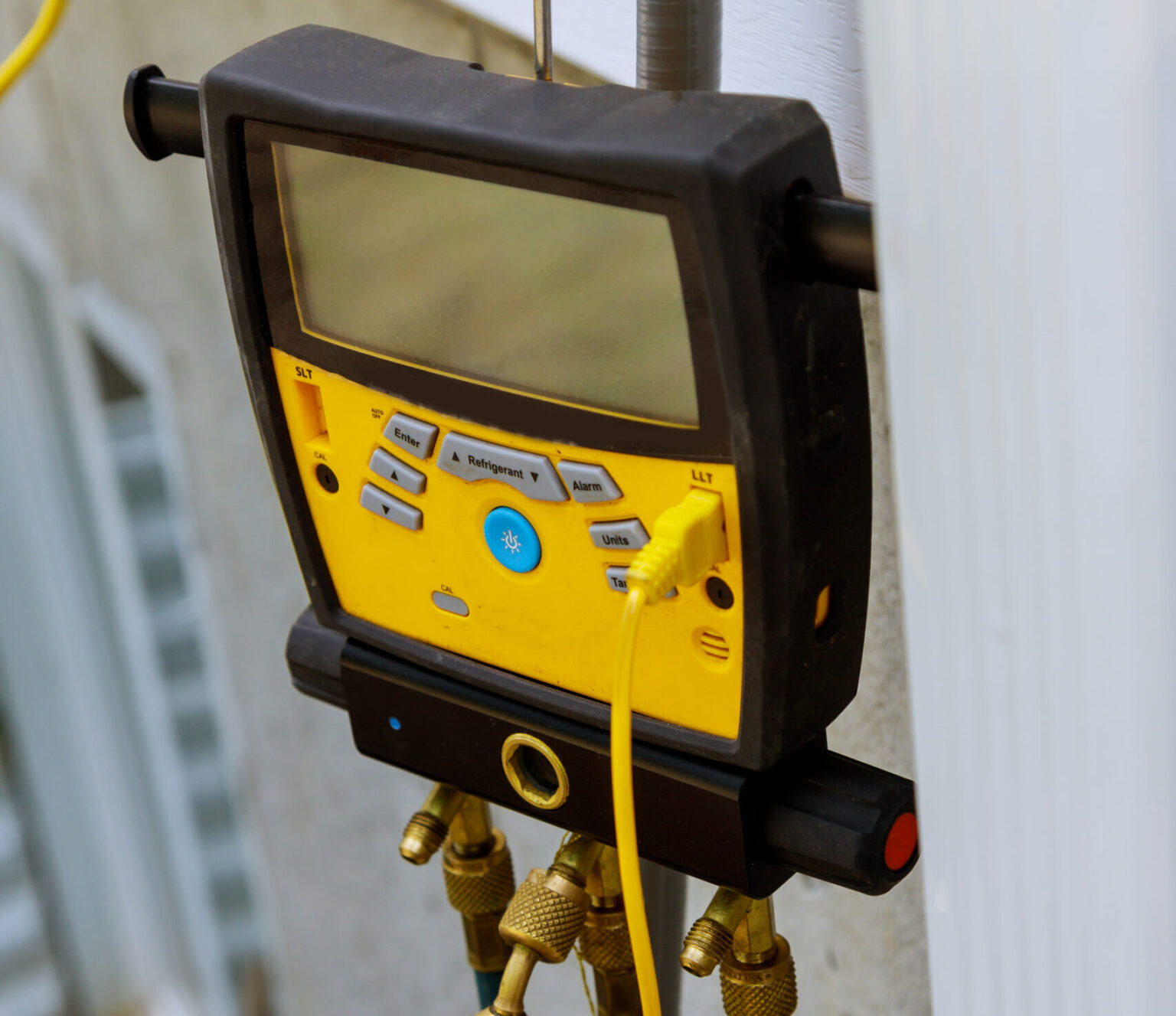 Checking The Charge On A Heat Pump In The Winter